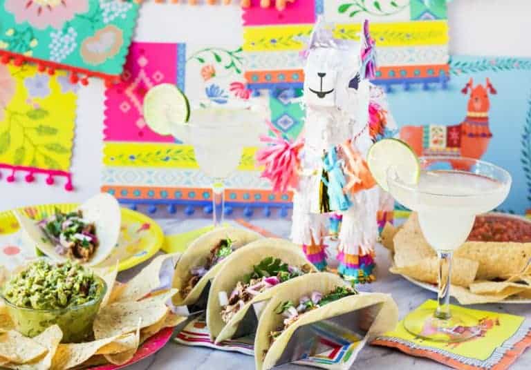 how to host an awesome taco bar party | off the eaten path