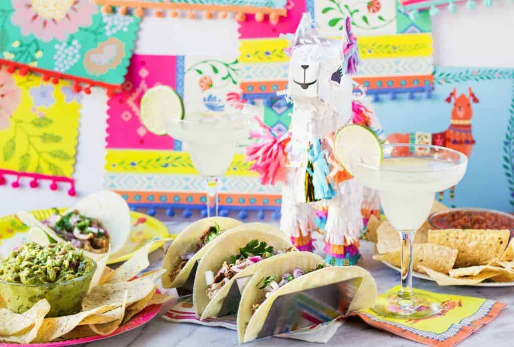 how to host an awesome taco bar party | off the eaten path